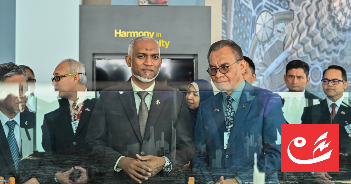 Ras Online - President Dr. Muizzu visits iconic PETRONAS Twin Towers