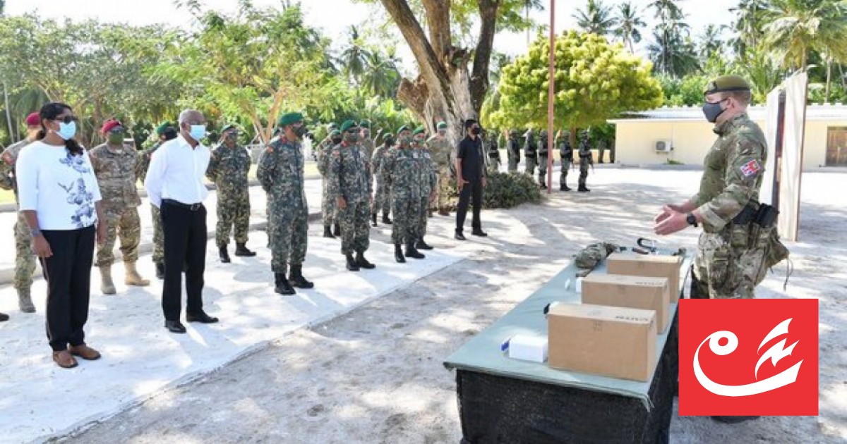 Ras Online - President inspects Military Training Demonstration by MNDF